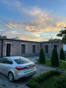 Ahana Hotel (Gegharkunik Region, Martuni, Ziroyan Street), otel  Martuni'den