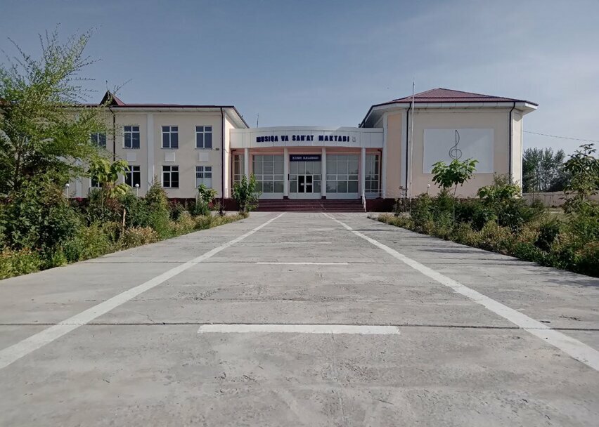 Müzik okulları ve konservatuarlar Children's Music and Art School No. 15, Siriderya eyaleti, foto