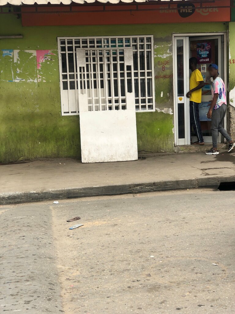 Market Bem Me Quer, Loanda, foto