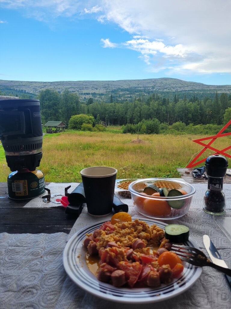 Dağ zirvesi Гора Пакна 899 м, Sverdlovskaya oblastı, foto