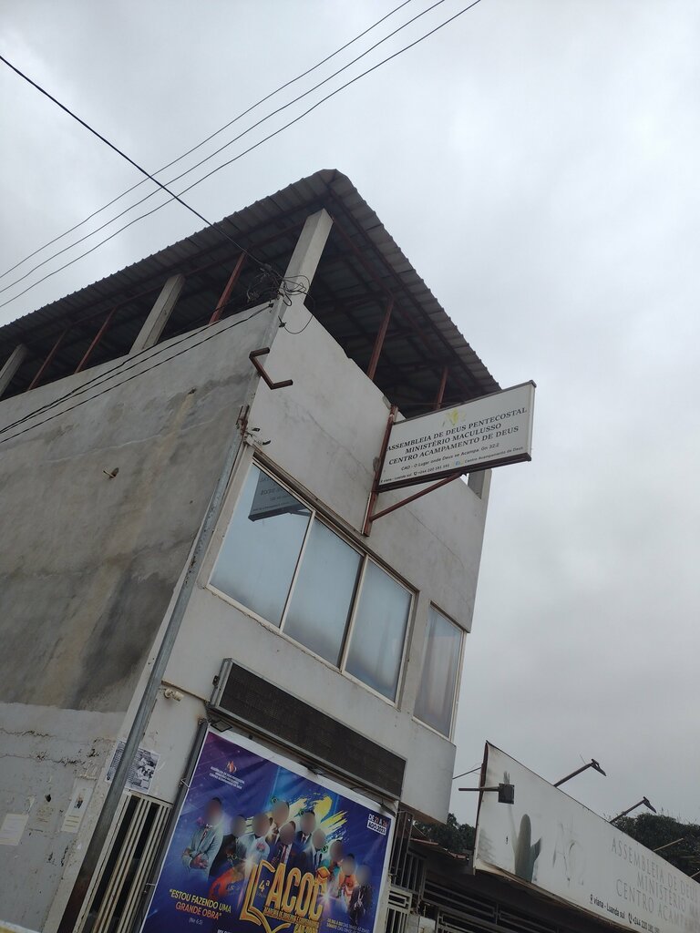 Protestan kilisesi Assembleia de Deus Pentecostal, Loanda, foto