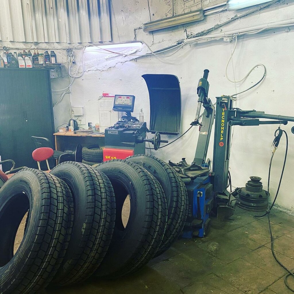 Oto lastik tamiri Cargo tire service, Moskova, foto