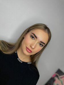 Brows (Evropeyskiy Avenue No:14к3), kaş ve kirpik salonu