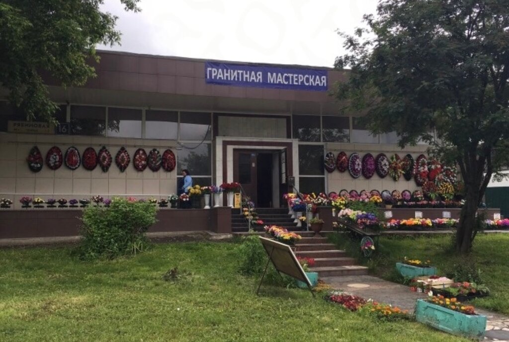 Heykel ve mezarlık taşı üreticileri Granit Rf, Moskova, foto