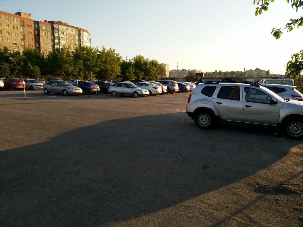 Otoparklar Parking lot, Saratov, foto