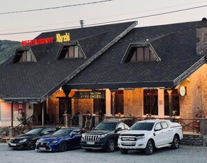 Gudauri Restaurant Khreki (kray Mtskheta-Mtianeti, Kazbegi Municipality, selo Kumlistsikhe), otel