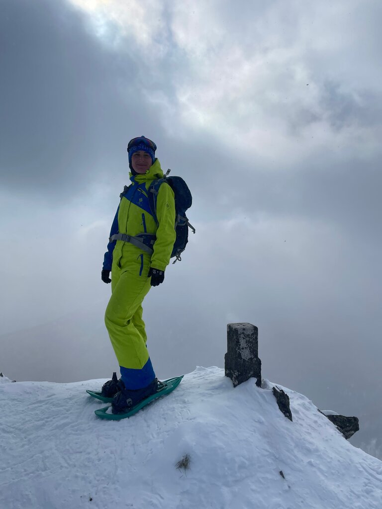 Dağ zirvesi Гора Пушкинская 1047 метров, Sahalin Bölgesi, foto