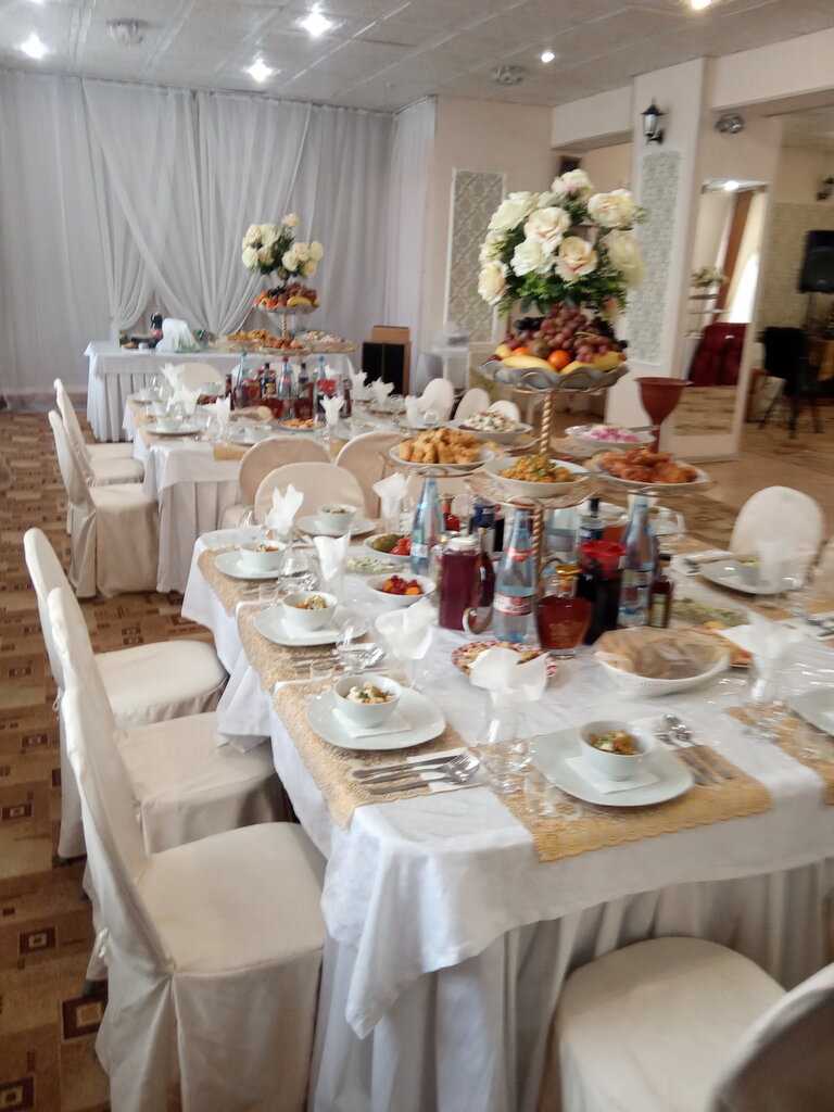 Düğün, toplantı salonu Milan, Kurgan, foto