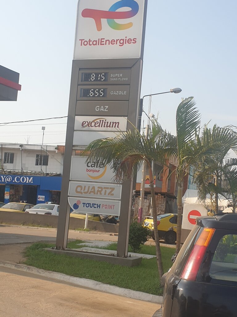 Benzin istasyonu Esp Station, Abican, foto