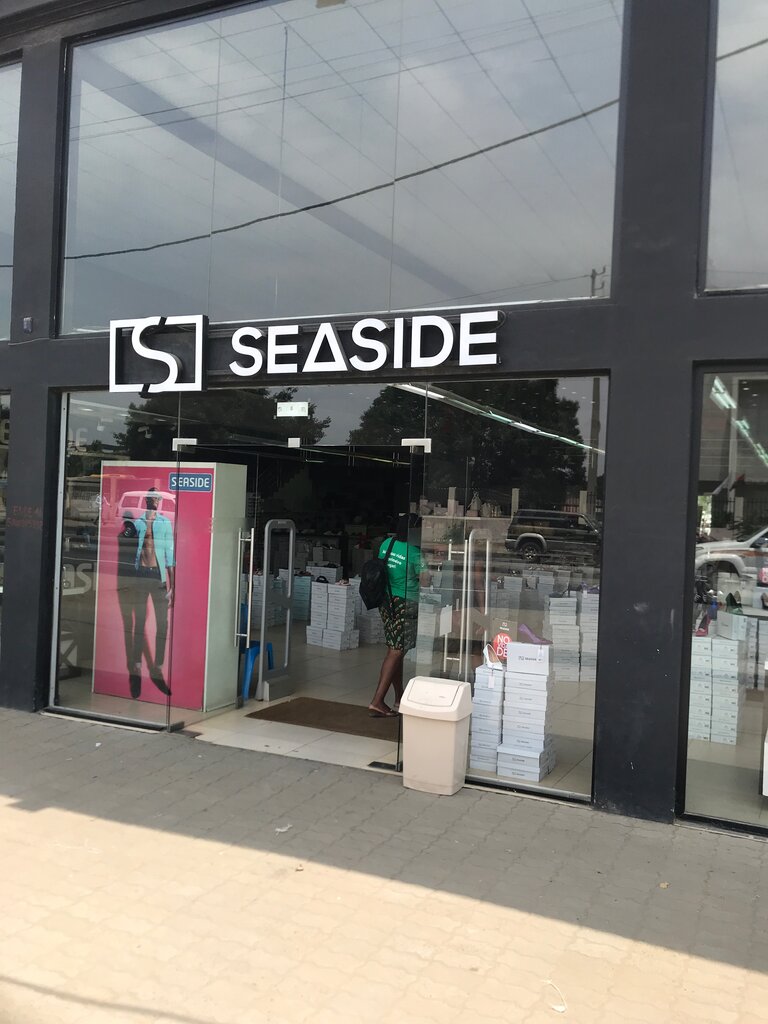 Giyim mağazası Loja Seaside, Loanda, foto