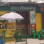 Africa Pressing (Brazzaville, Commune de Ouenzé, Avenue Monseigneur Benoit Ngatsongo), baskı hizmetleri  Brazzaville'den