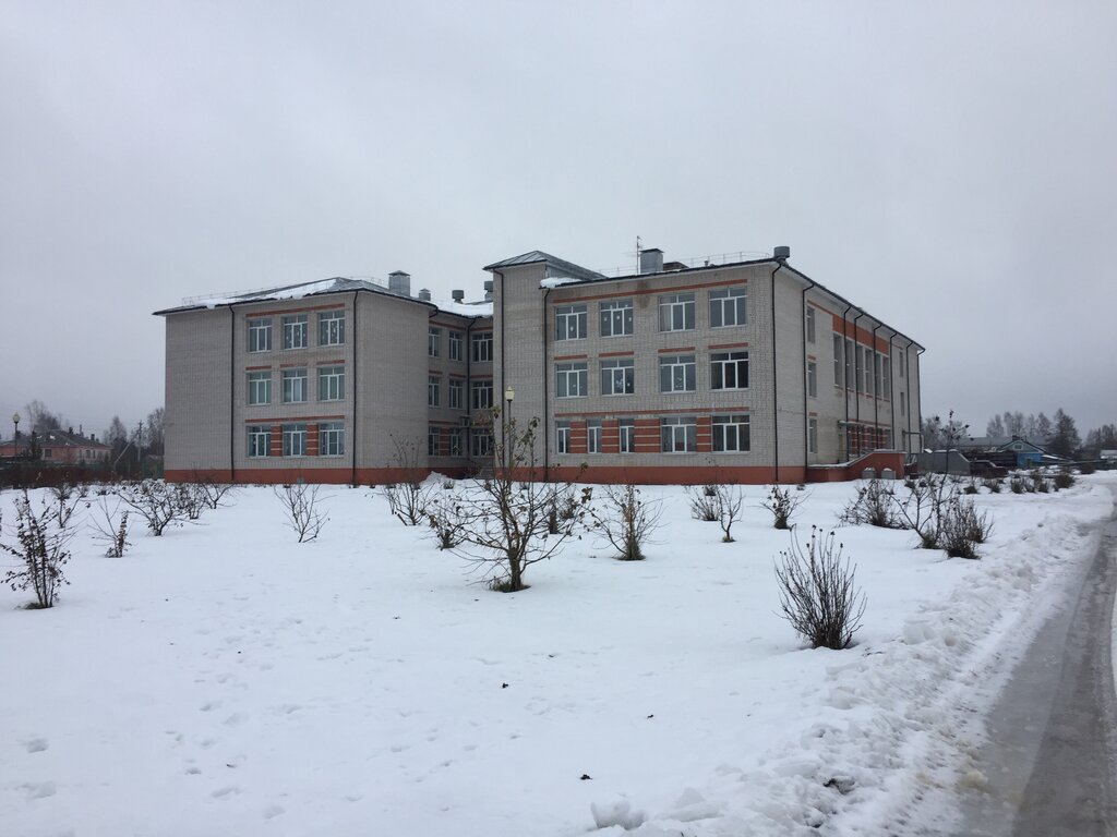 Ortaokul Mbou Ust-Kubinskaya srednyaya obshcheobrazovatelnaya shkola, Vologodskaya oblastı, foto