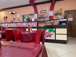 Брусника (ulitsa Pobedy No:8), kafe  Krasnovişersk'ten