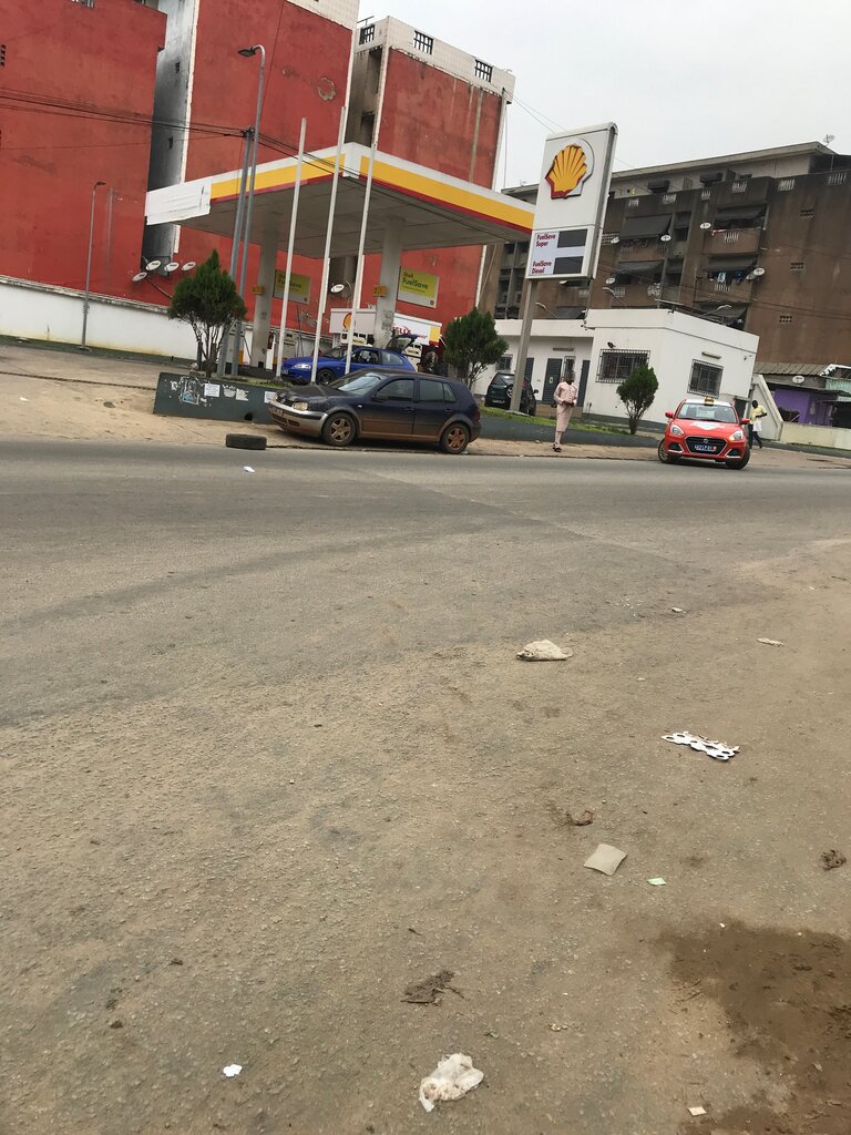 Benzin istasyonu Shell Station, Abican, foto