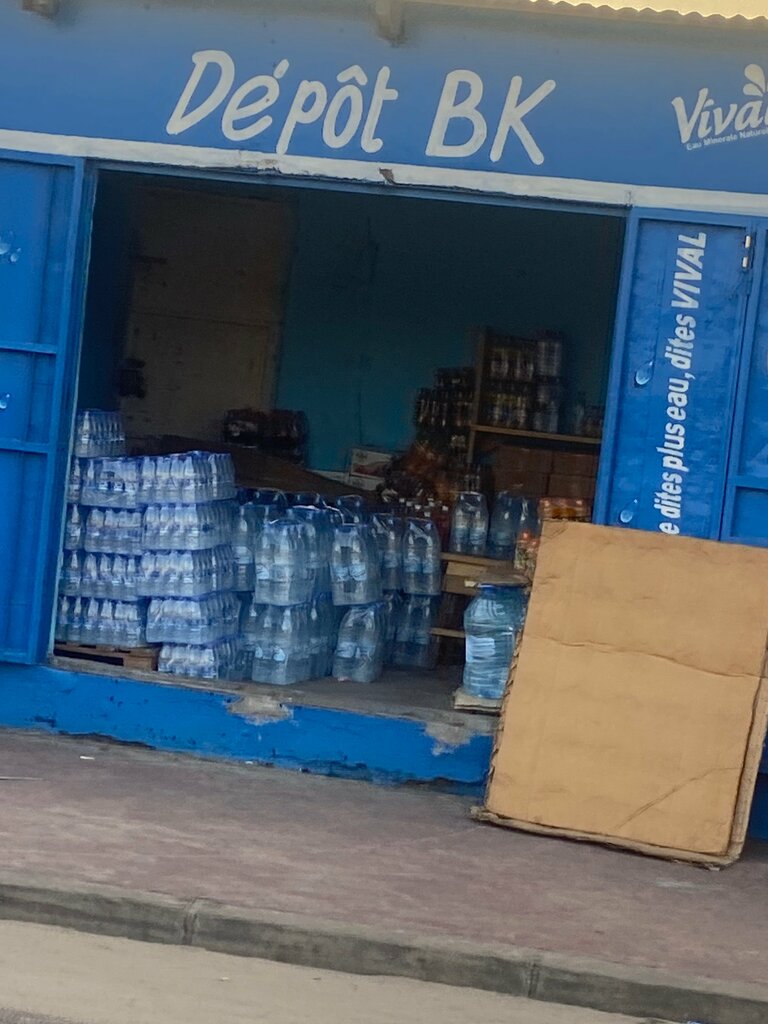 Su satışı Dépôt Bk, Brazzaville, foto