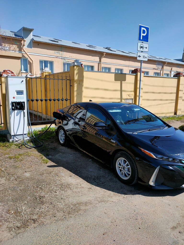 Elektrikli oto şarj istasyonları Ленэнерго, Peterhof, foto