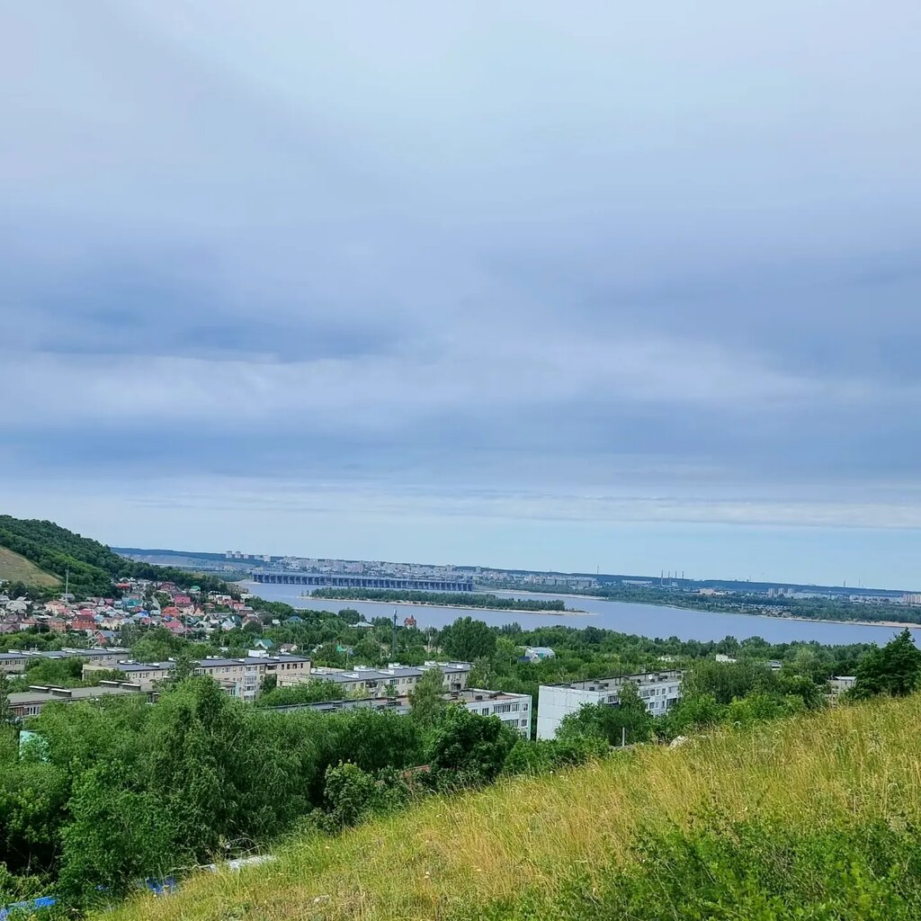 Dağ zirvesi Aleksandrovskaya Mountain, Jiguliovsk, foto