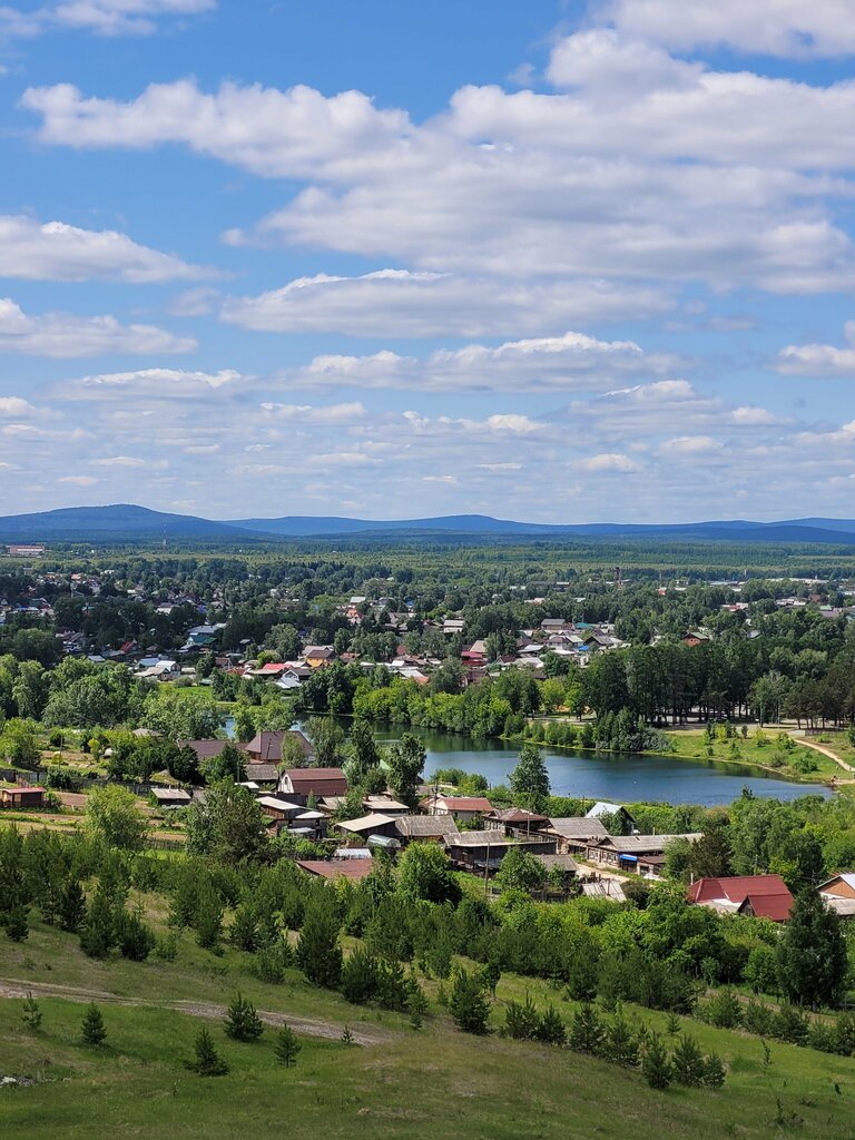 Dağ zirvesi Гора Лебяжья, Nevyansk, foto