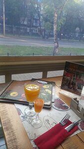 Baran I Biser (ulitsa Shchetinkina No:24), restoran  Abakan'dan