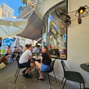 Shneor Cafe (Shneor Zalman No:1), kafe  Tel Aviv'den