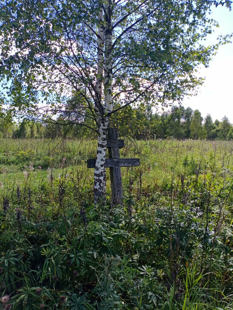 Şapel, haç anıtı Памятный крест, Tverskaya oblastı, foto