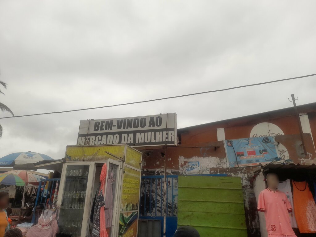 Pazarlar ve çarşılar Mercado da Mulher, Loanda, foto
