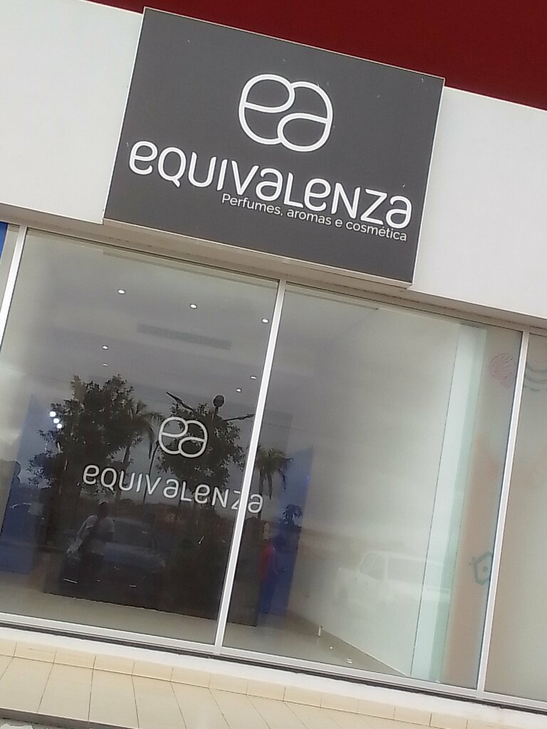 Kozmetik ve parfümeri mağazaları Equivalenza Angomart Zango 3, Loanda, foto