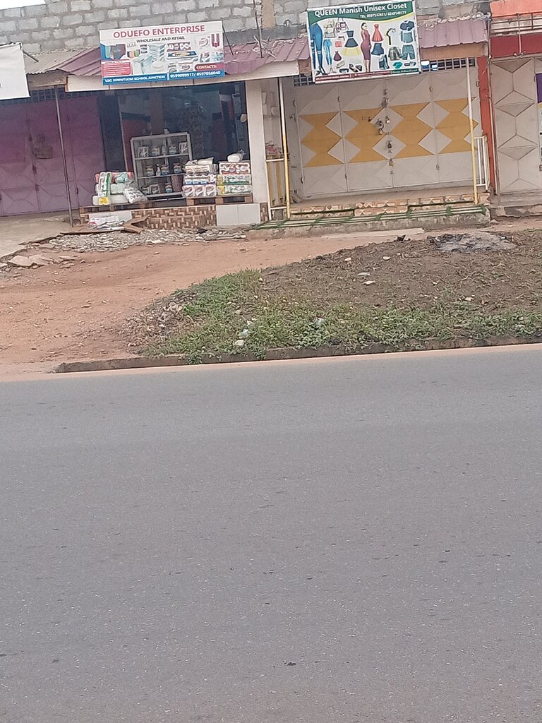 Giyim mağazası Queen manish unisex closet, Dünya, foto