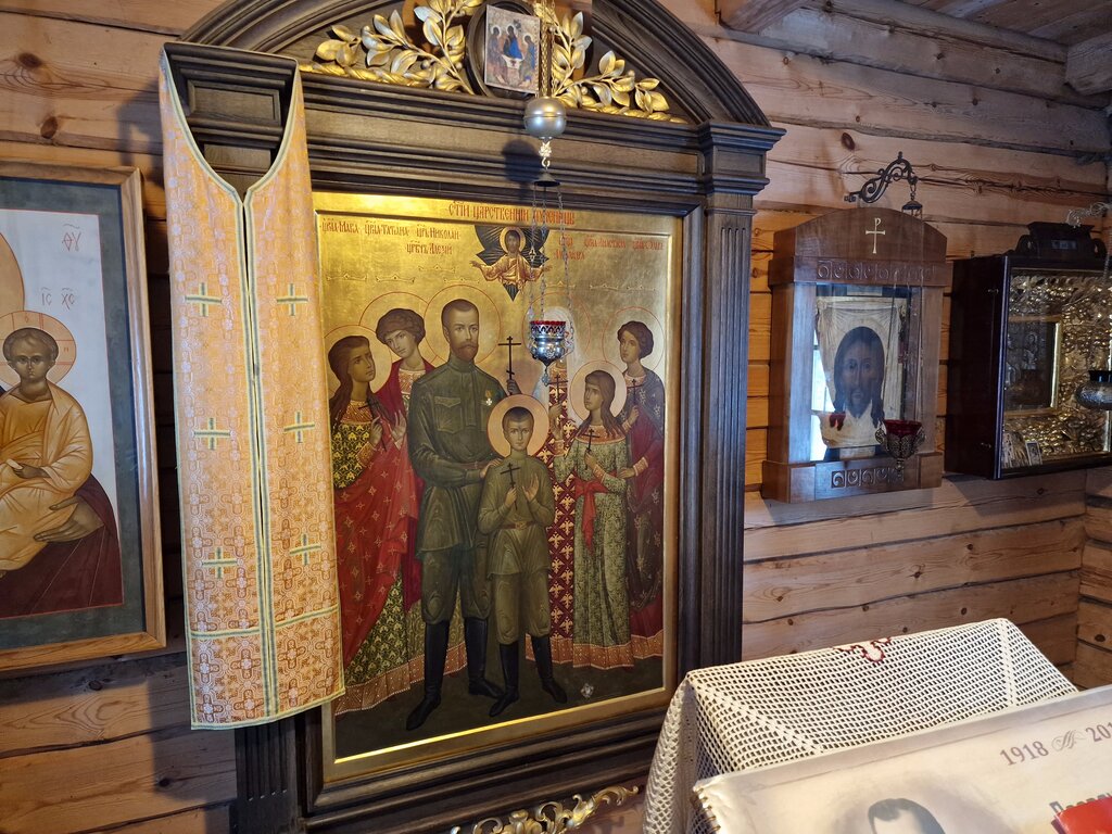 Şapel, haç anıtı Часовня царственных страстотерпцев, Karelya, foto