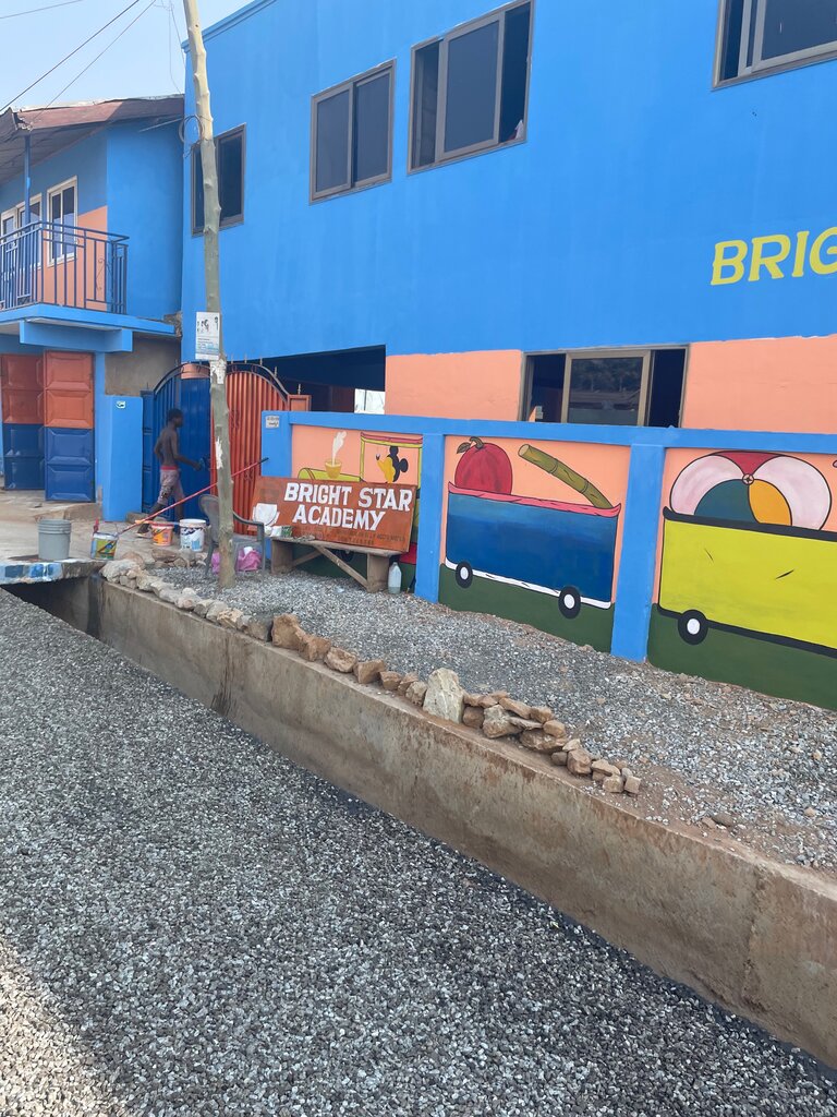 Ortaokul Bright Star Academy, Dünya, foto
