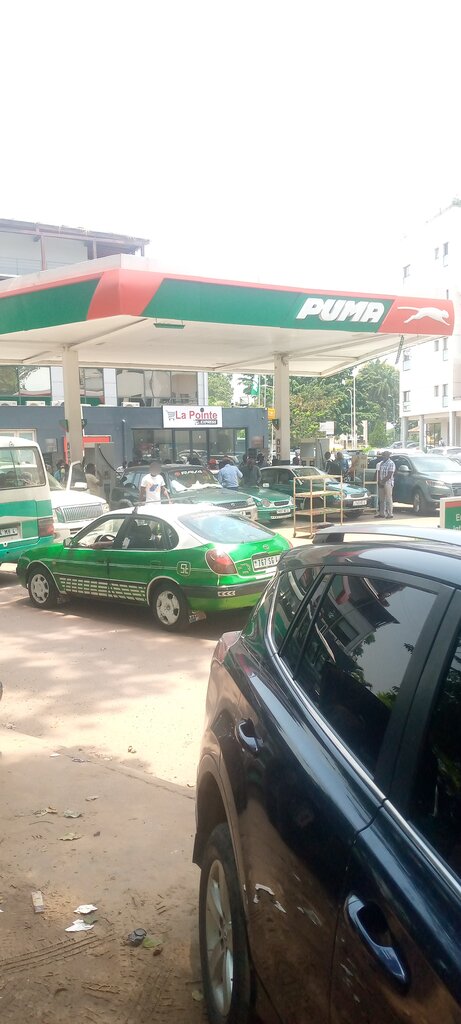 Benzin istasyonu Station de Service Puma, Brazzaville, foto