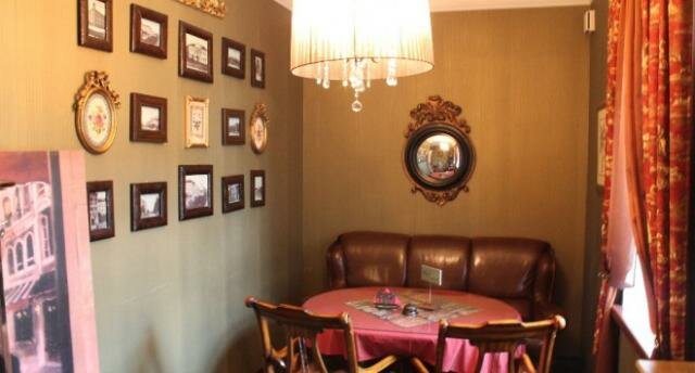 Kahve dükkanları Kafe-kofeynya Zefir, Orenburg, foto