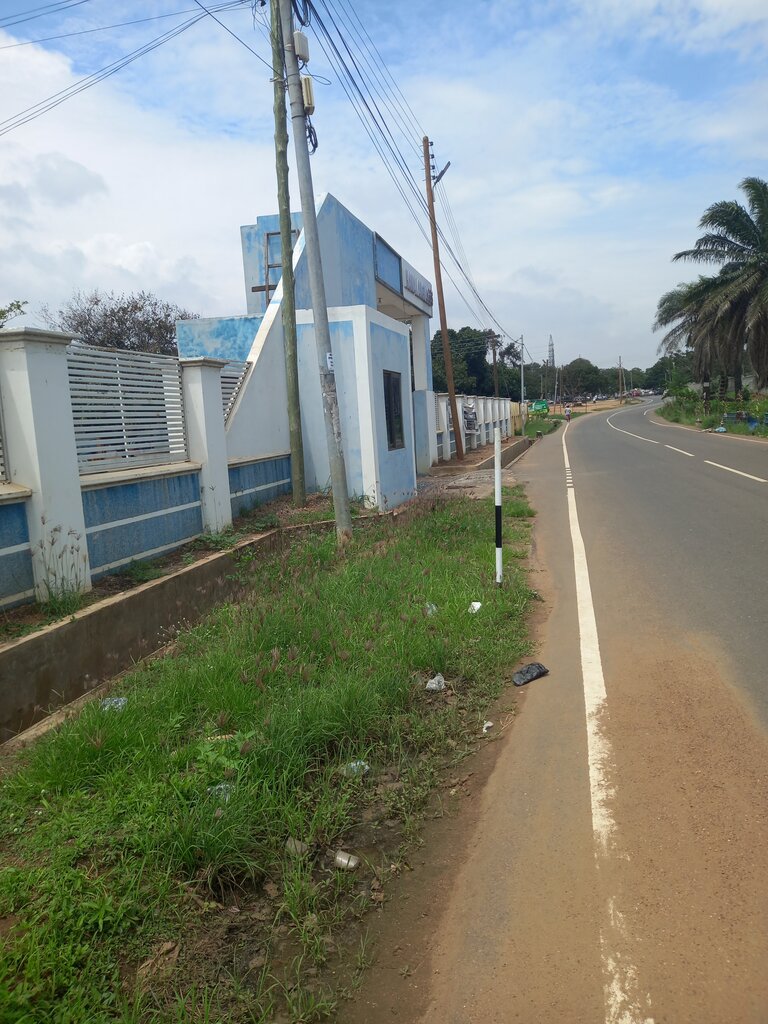 Eğitim merkezleri Bureau Of Ghana Languages, Akra, foto