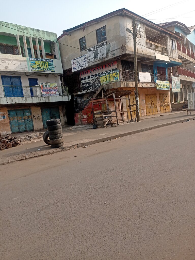 Otomobil yedek parçaları Efo Kwasi Ent, Akra, foto