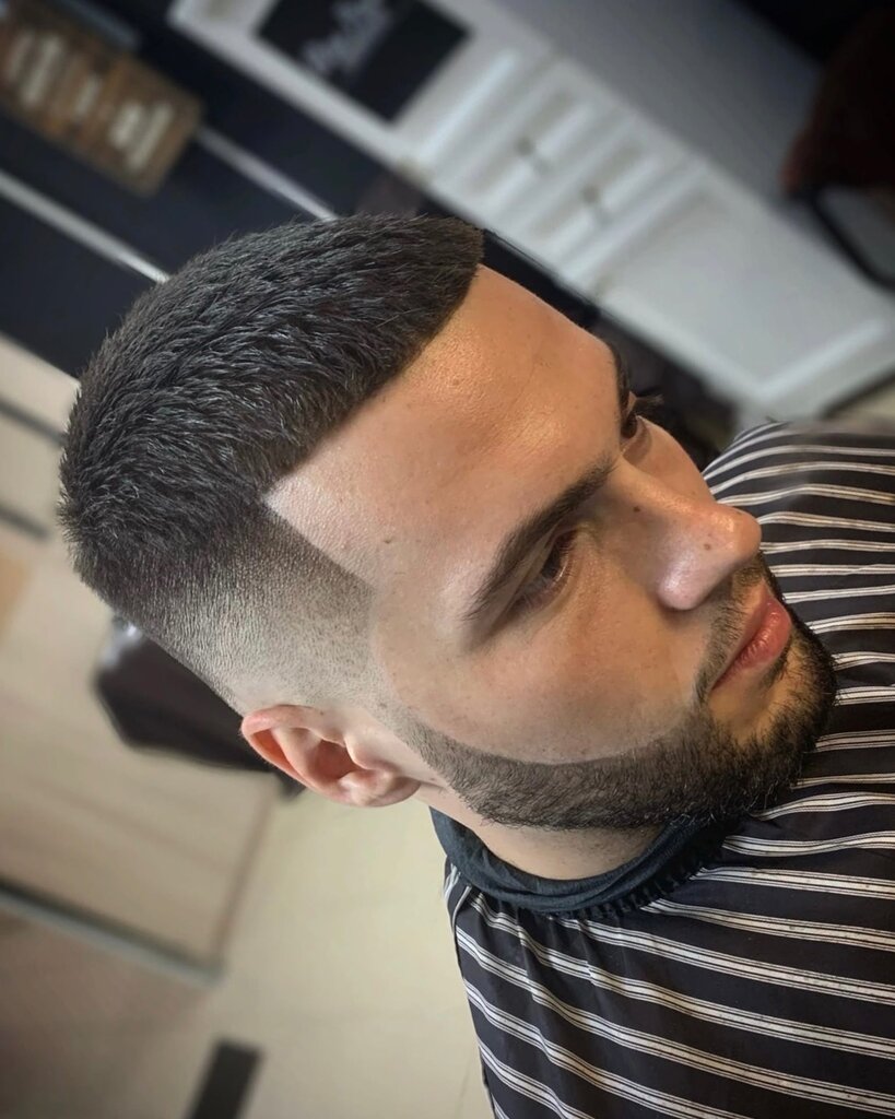 Berberler Monopolist, Kondrovo, foto