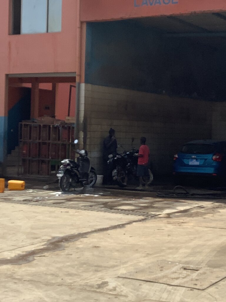 Otomobil servisi O'Entretien, Dakar, foto