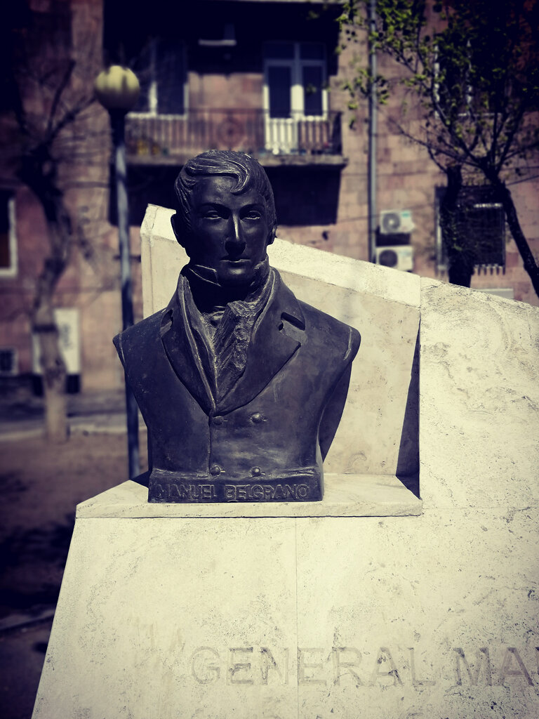 Anıt, heykel Bust of General Manuel Belgrano, Erivan, foto