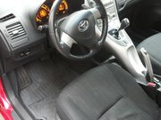 Toyota Auris I 1.6 AT 124 л.с.бензин, передний