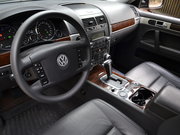 Volkswagen Touareg I Рестайлинг 3.0d AT 240 л.с. 4WDдизель, полный