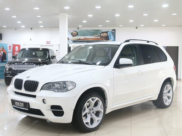 Купить б/у BMW X5 II (E70) Рестайлинг 35i 3.0 AT (306 л.с.) 4WD бензин автомат в Москве: белый ...