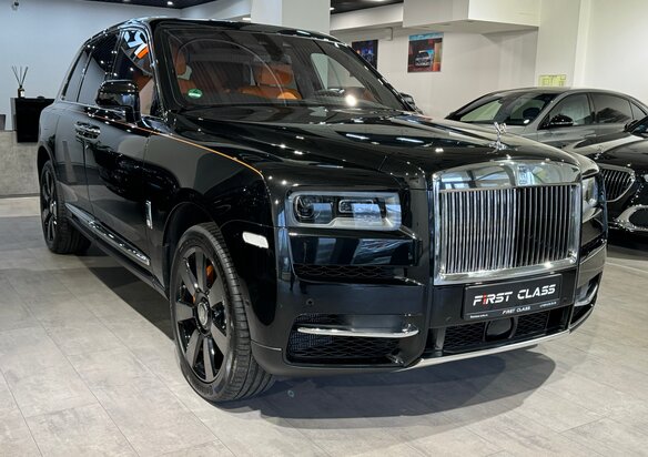 Купить б/у Rolls-Royce Cullinan I 6.8 AT (571 л.с.) 4WD бензин автомат ...