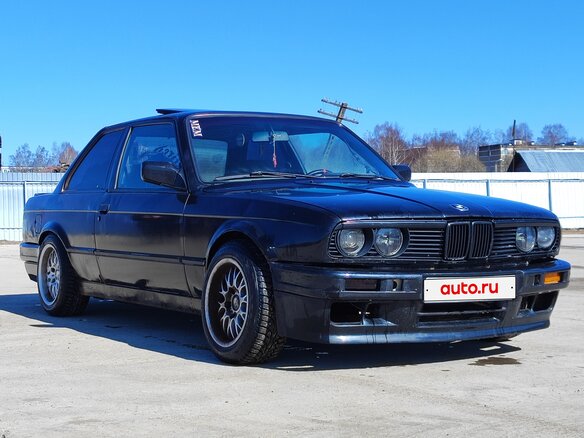 Купить б/у BMW 3 серии II (E30) 316 1.8 MT (90 л.с.) бензин механика в Талдоме: чёрный БМВ 3 ...
