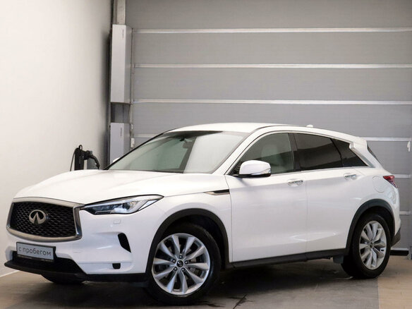 Купить б/у Infiniti QX50 II 2.0 CVT (249 л.с.) 4WD бензин вариатор в Москве: белый Инфинити ку ...