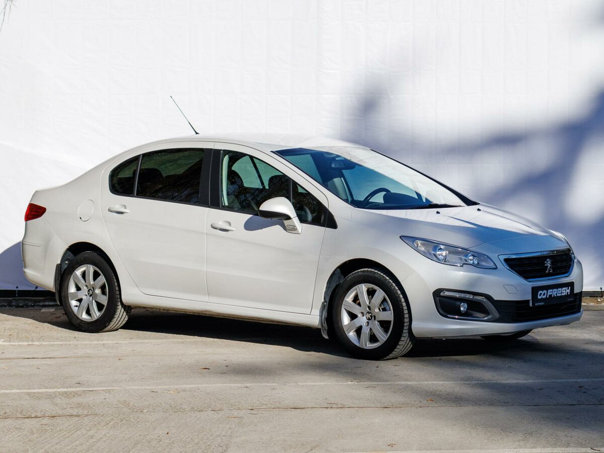 Купить б/у Peugeot 408 I Рестайлинг 1.6d MT (114 л.с.) дизель механика в Сочи: белый Пежо 408 I ...