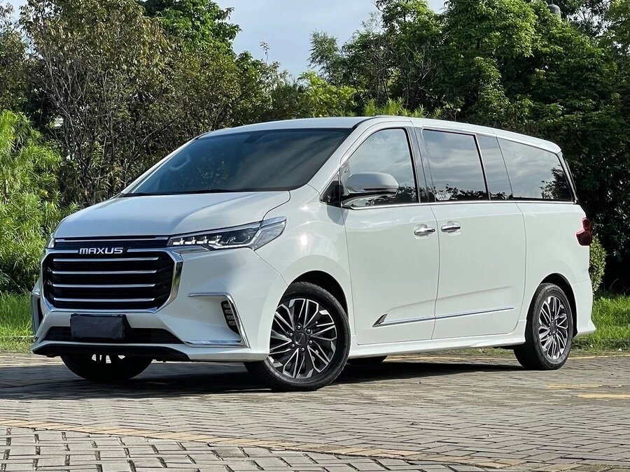 Купить б/у Maxus G20 2019-2024 ES 2.0 AT (218 л.с.) бензин автомат во Владивостоке: белый Максус ...