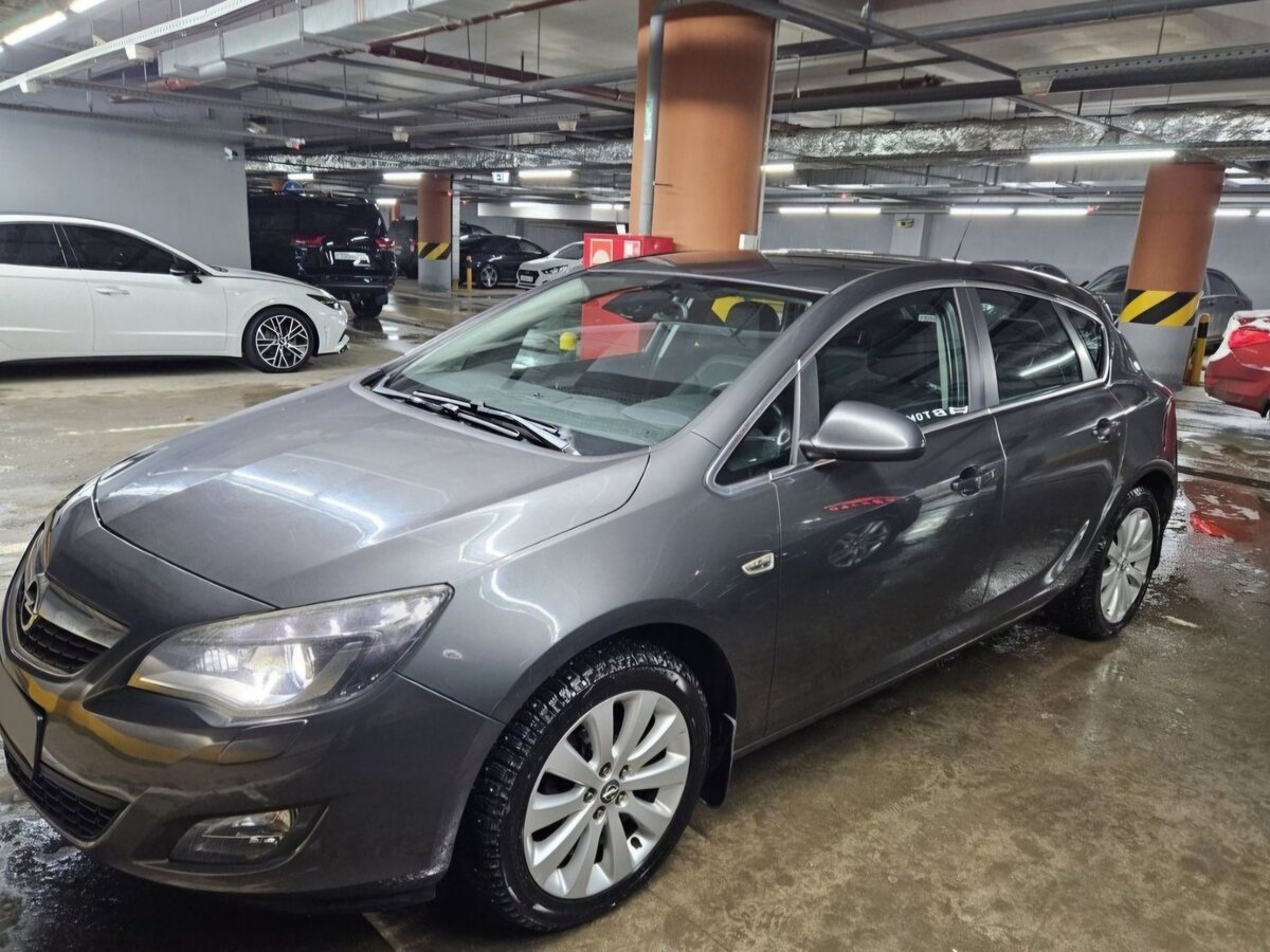 Купить б/у Opel Astra J 1.6 AT (115 л.с.) бензин автомат в Москве ...