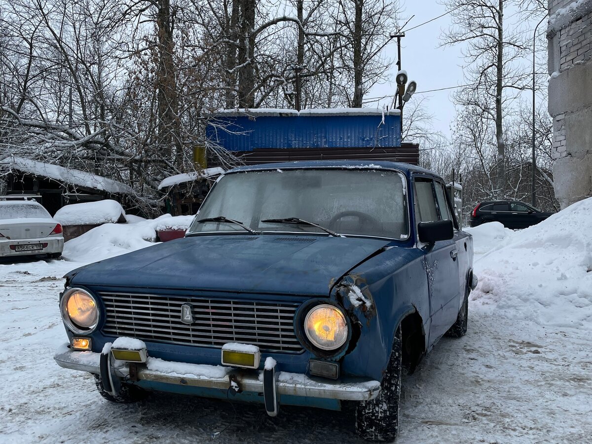 Купить б/у Lada (ВАЗ) 2101 1970-1988 1.2 MT (59 л.с.) бензин механика в Санкт-Петербурге: синий ...