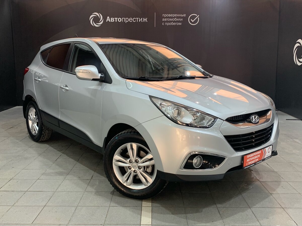 Купить б/у Hyundai ix35 I 2.0 MT (150 л.с.) бензин механика в Оренбурге: серебристый Хендай ix35 ...