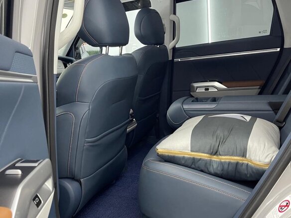 Купить б/у Changan Deepal G318 2024-2025 1.5hyb AT (430 л.с.) 4WD гибрид автомат в Москве: серый ...