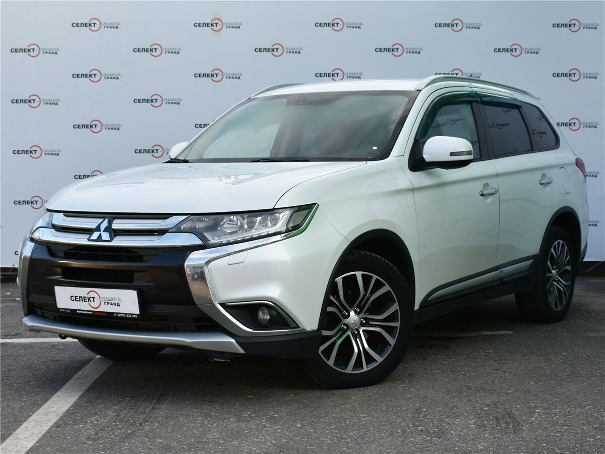 Купить б/у Mitsubishi Outlander III Рестайлинг 2 2.4 CVT (167 л.с.) 4WD ...